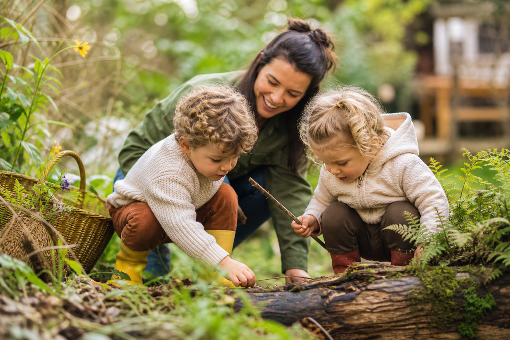 Outdoor Sensory Play Ideas for Toddlers and Young Children | Sensory ...